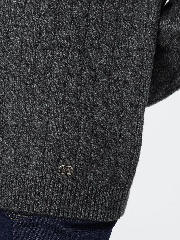 Valentino Garavani Crewneck Sweater In Pure Merino Wool With Applied Logo - Grey