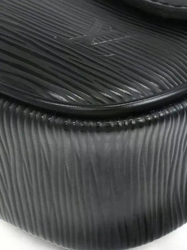 LOUIS VUITTON 2011 Pochette Montaigne Epi-leather Tote Bag
