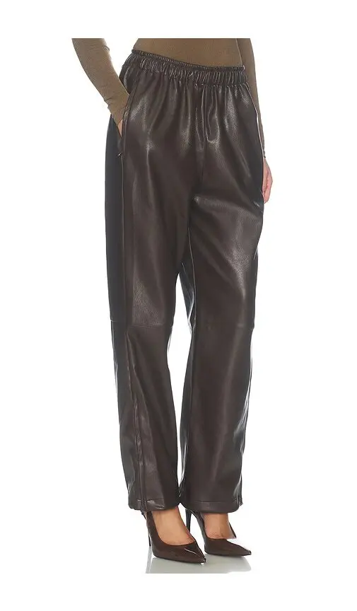 Delfi Camila Jogger In . Also