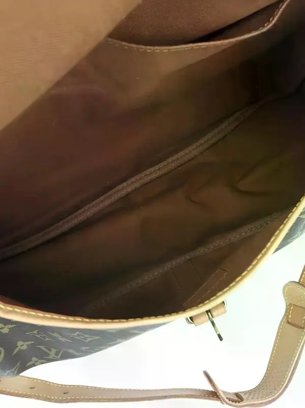 LOUIS VUITTON 1991 Monogram Saumur 35 Crossbody Bag - Brown