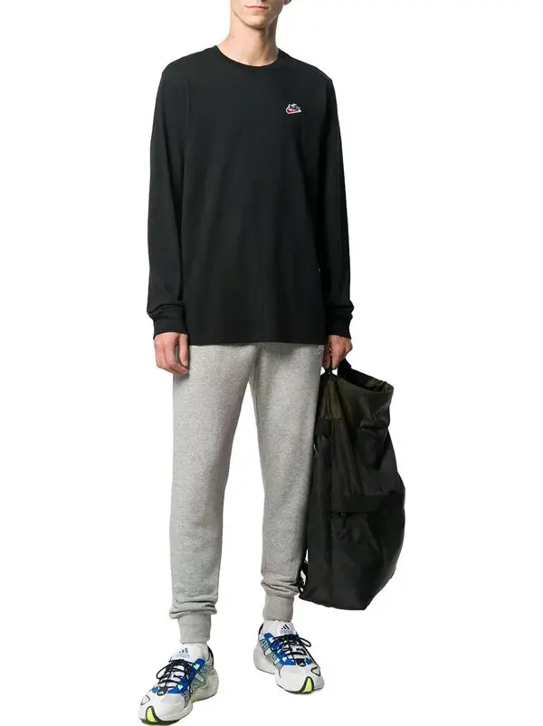 Nike Embroidered Logo Jumper - Black