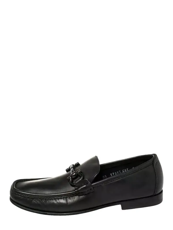 FERRAGAMO Calf Leather Gancini Detail Loafers - Black