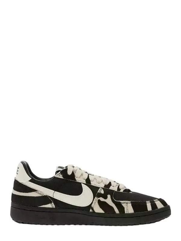 Nike Tiger Stripe Print Sneakers - Black