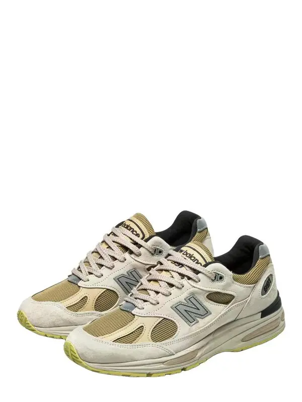 NEW BALANCE 991 V2 Low-top Sneakers - Neutrals