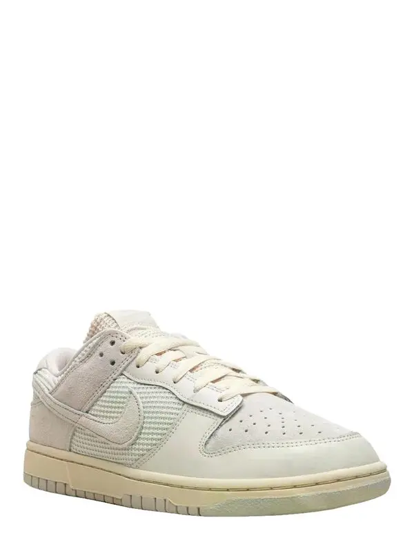 Nike Dunk Lace-up Sneakers - Neutrals
