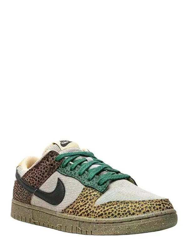 Nike Dunk Low Safari Golden Moss Sneakers - Brown