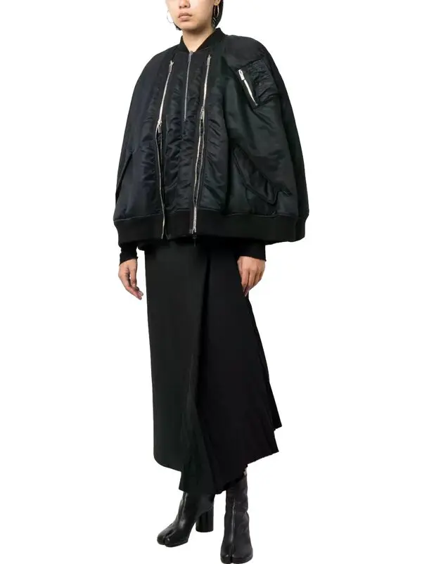 Noir Kei Ninomiya Zipped Padded Cape - Black