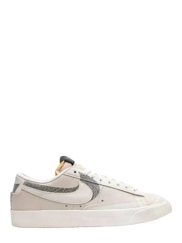 Nike Blazer Low Shadow Halloween Sneakers - Neutrals