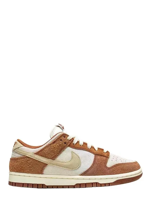 Nike Dunk Low Prm "medium Curry" Sneakers - Brown