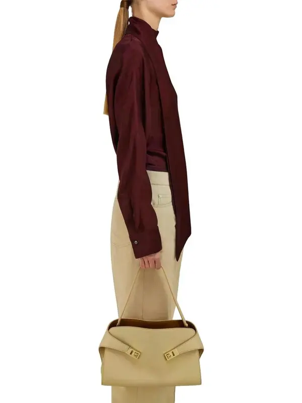 FERRAGAMO Medium Hug Soft Leather Shoulder Bag - Neutrals