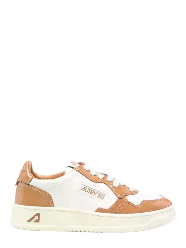 AUTRY Medalist Lace-up Sneakers - White