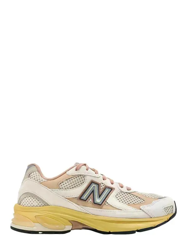 NEW BALANCE 2010 Rose/beige Sneakers - Neutrals