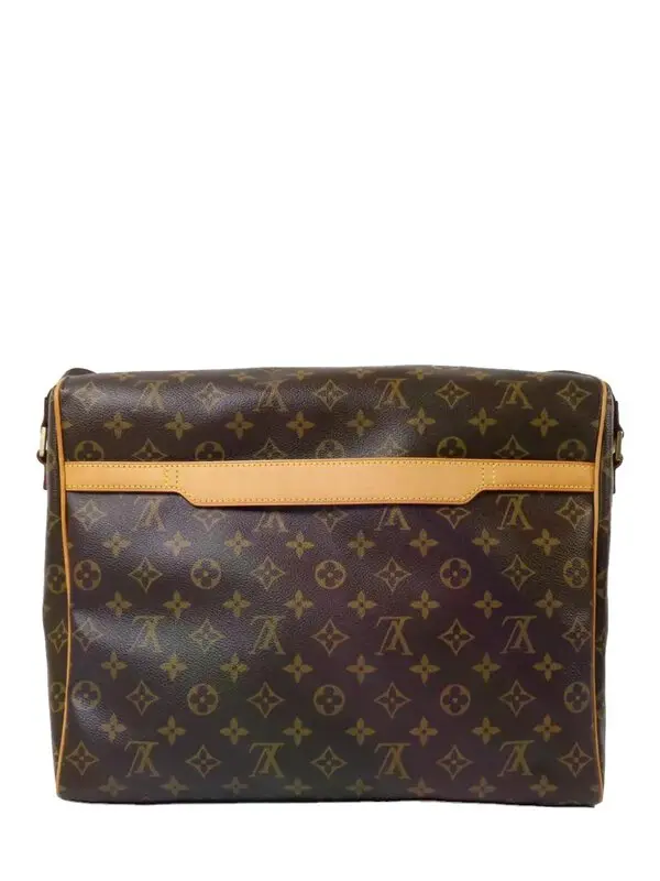 LOUIS VUITTON Beaubourg Messenger Bag - Brown