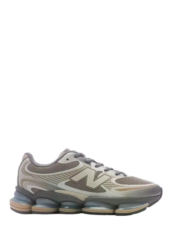 NEW BALANCE Panelled Sneakers - Grey