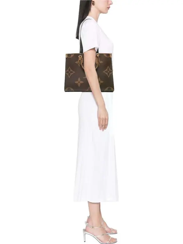 LOUIS VUITTON 2021-2026 Monogram Giant Onthego Mm Satchel - Brown