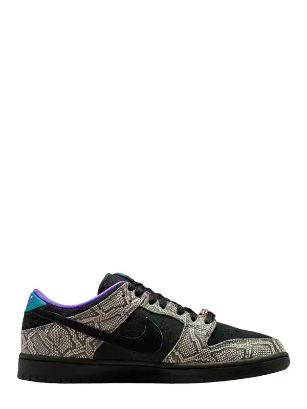 Nike X Dashawn Jordan Sb Dunk Low Snakeskin-pattern Sneakers - Grey