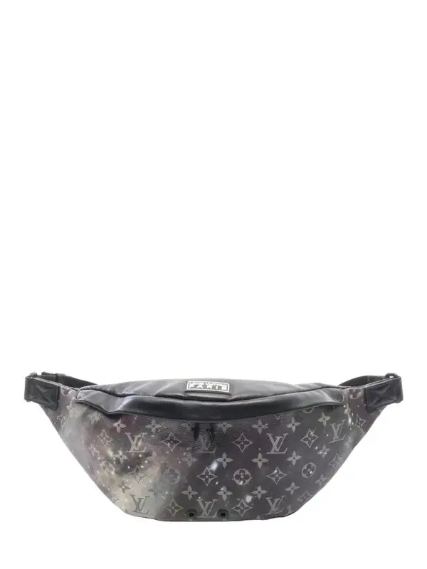 LOUIS VUITTON 2021 Discovery Bumbag Belt Bag - Black
