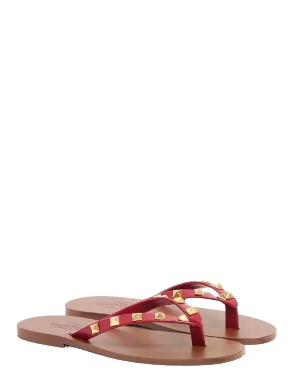 Valentino Garavani Rockstud Calfskin Thong Sandals - Red