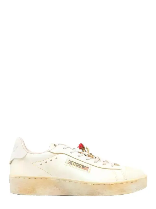 AUTRY Dallas Vintage Sneakers With Rose Embellishment - Neutrals