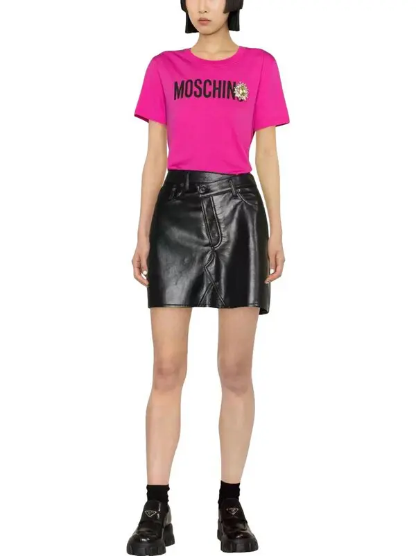 Moschino Brooch-detail Logo-print T-shirt - Pink
