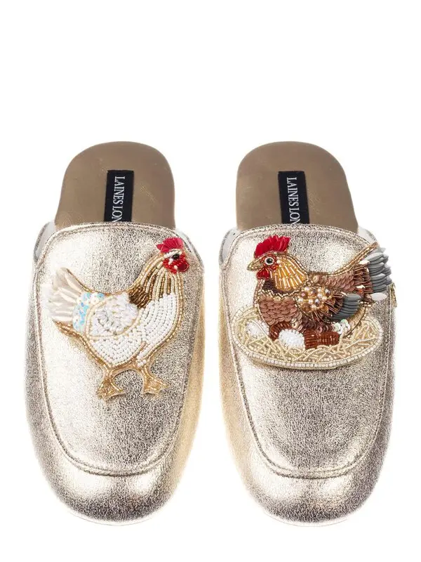 LAINES LONDON Classic Mules With Chicken & Hen On Nest Brooches - Gold