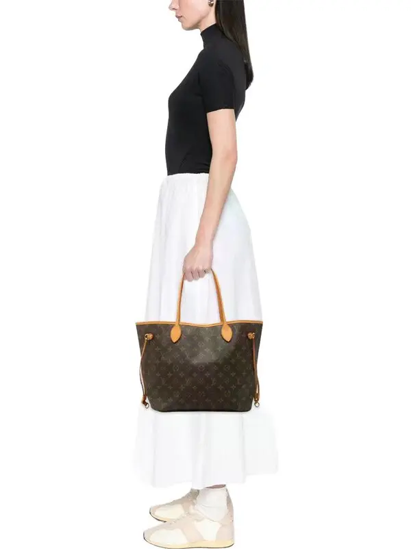 LOUIS VUITTON 2011 Monogram Neverfull Mm Tote Bag - Brown