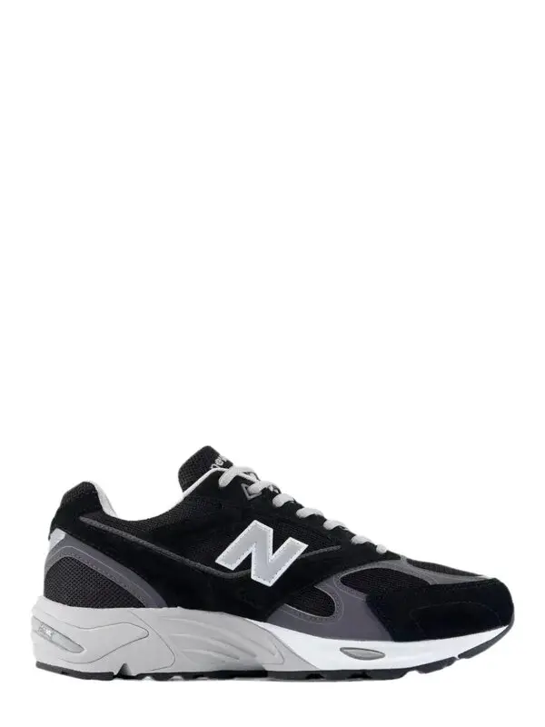 NEW BALANCE 880r Athletic Sneakers - Black