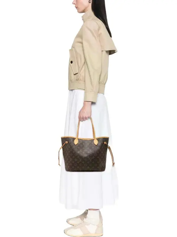 LOUIS VUITTON 2013 Monogram Neverfull Mm Tote Bag - Brown