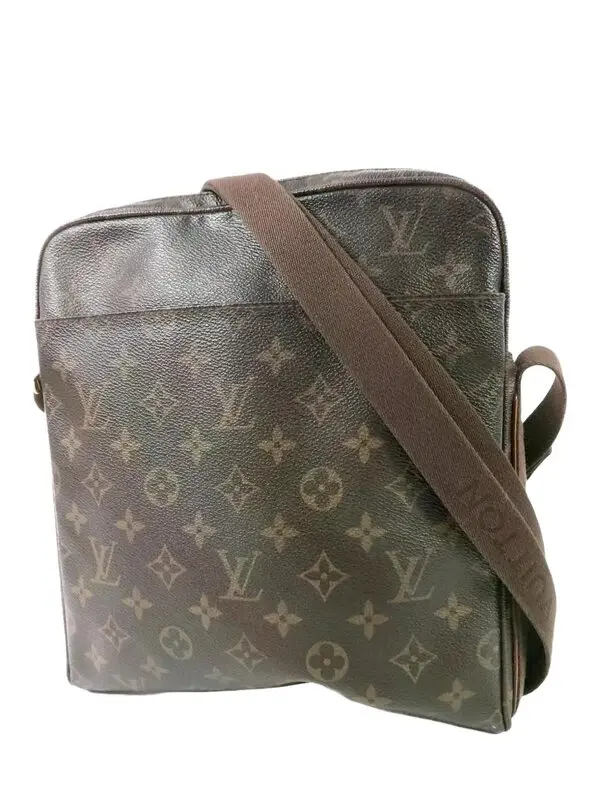 LOUIS VUITTON Trotteur Beaubourg Monogram Shoulder Bag - Brown