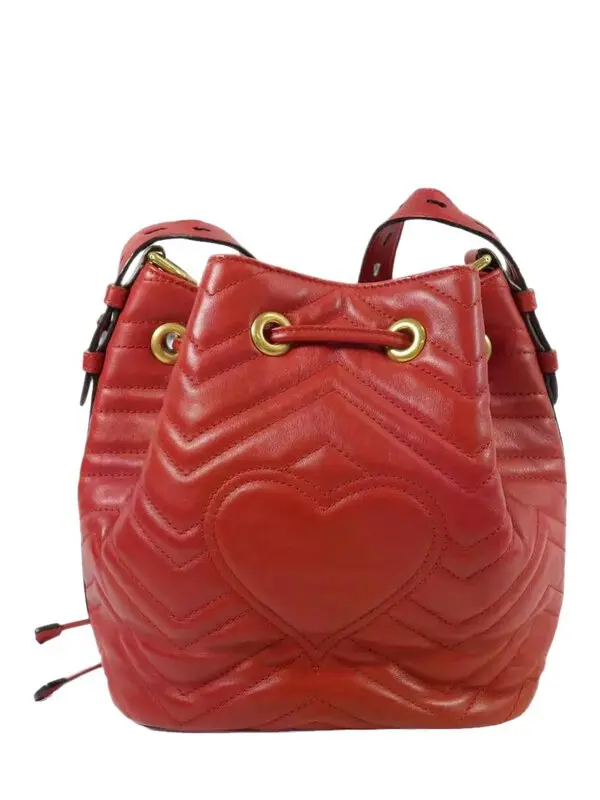 Gucci Gg Logo-plaque Quilted Bucket Bag - Red