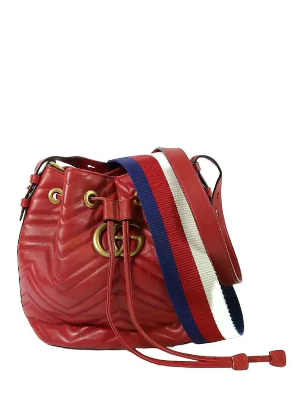 Gucci Gg Logo-plaque Quilted Bucket Bag - Red