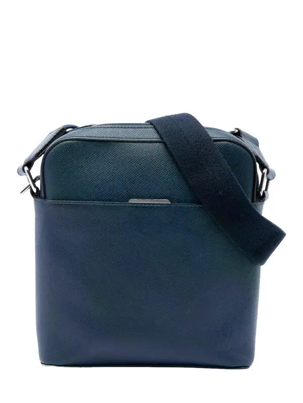 LOUIS VUITTON 2017 Taiga Anton Pochette Crossbody Bag - Blue