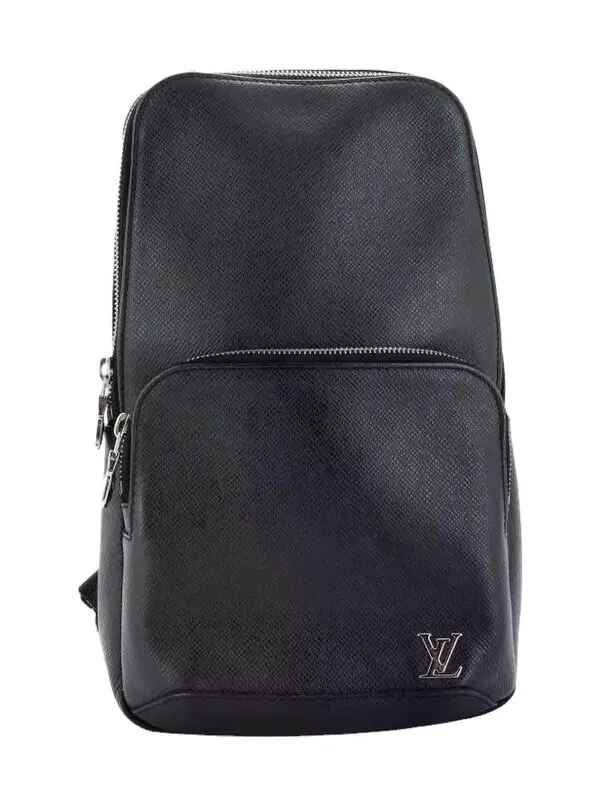 LOUIS VUITTON Avenue Sling Bag Taiga Leather Crossbody Bag - Black