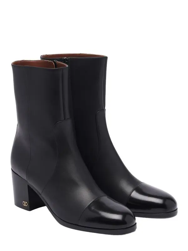 Valentino Garavani Vlogo Leather Ankle Boots - Black