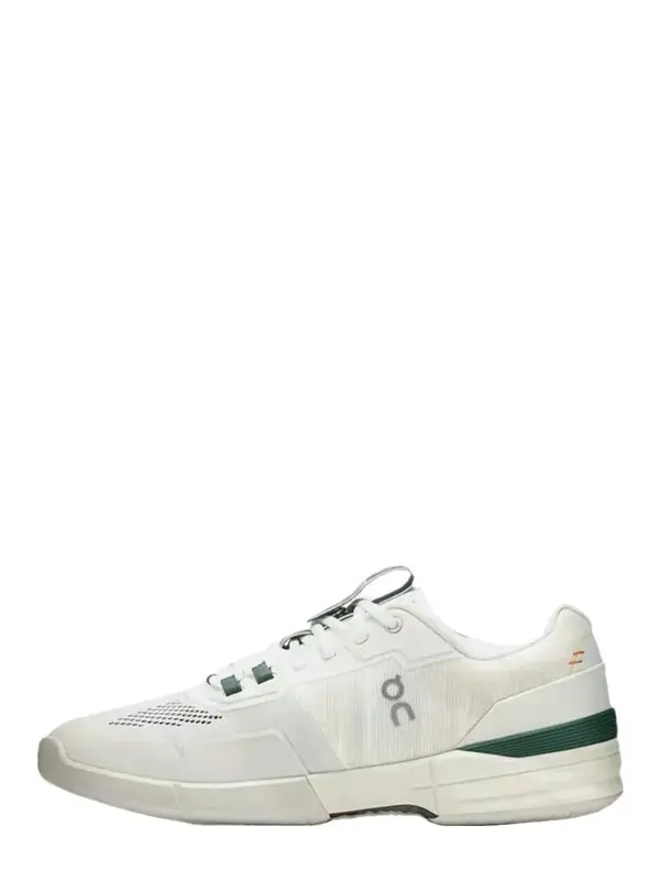 On Roger Pro Sneakers - White