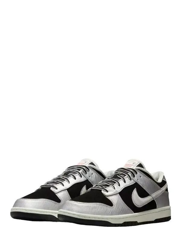 Nike Dunk Low Retro Sneakers - Silver