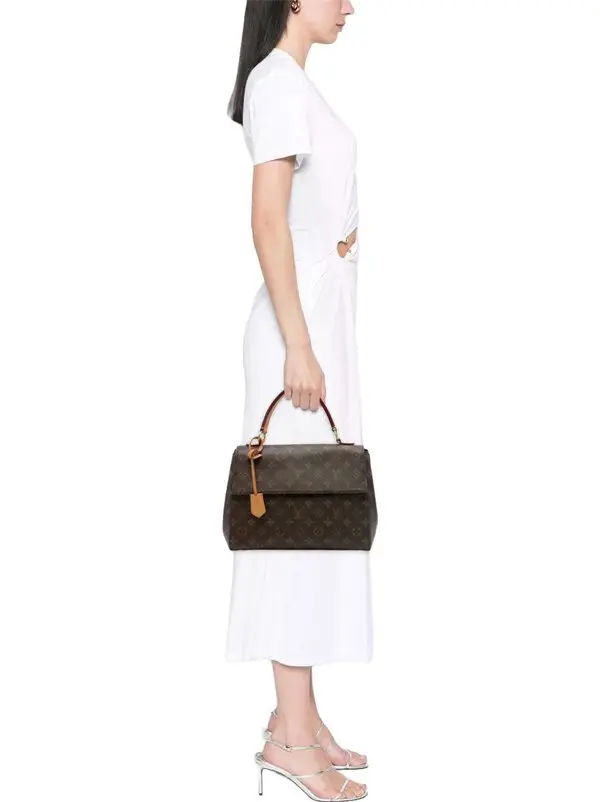 LOUIS VUITTON 2016 Monogram Cluny Mm Satchel - Brown