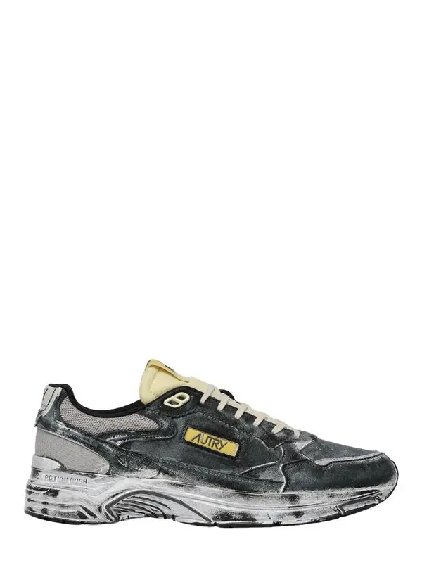 AUTRY Hyperway Suede Sneakers With Distressed Effect - Black