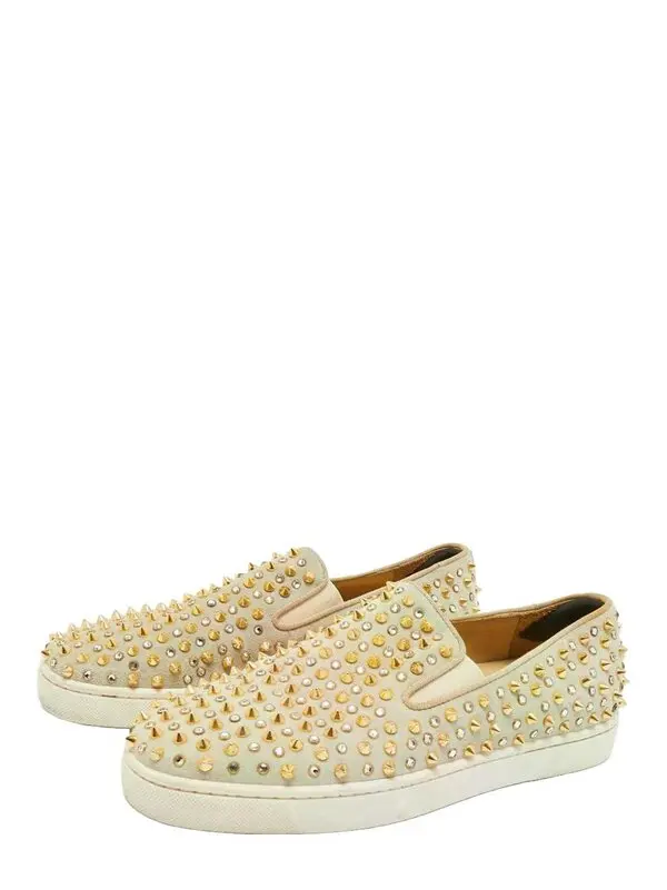 CHRISTIAN LOUBOUTIN Pik Boat Spiked Sneakers - Neutrals