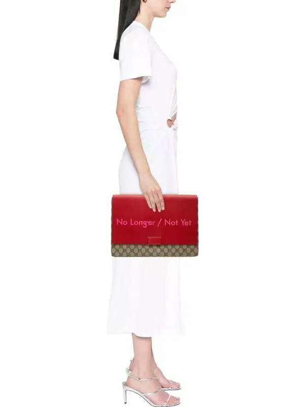 Gucci Gg Supreme Clutch Bag - Neutrals
