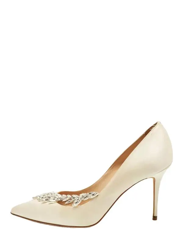Manolo Blahnik Nadira Crystal-embellished Pumps - Neutrals
