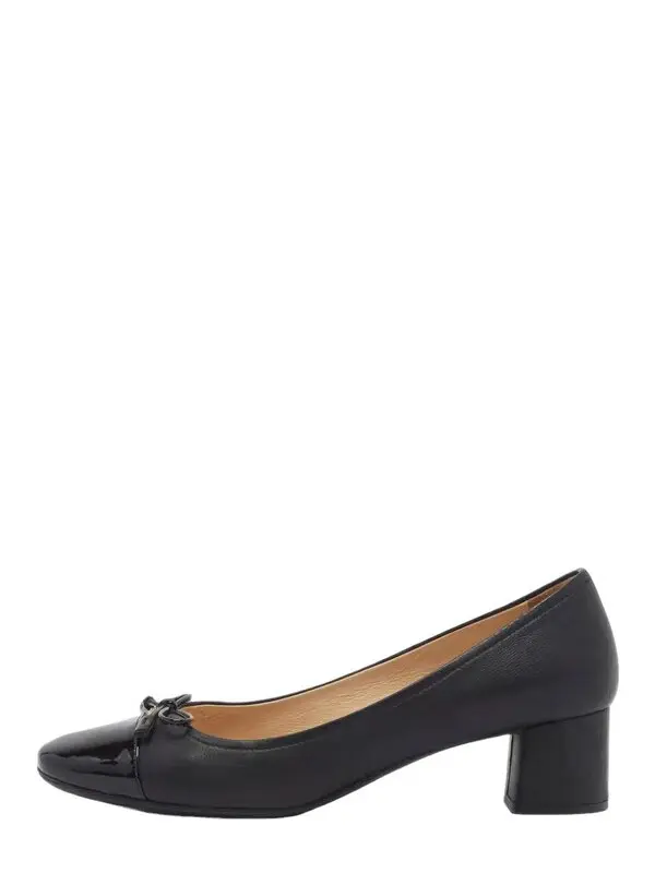 Prada Leather Heeled Pumps - Black