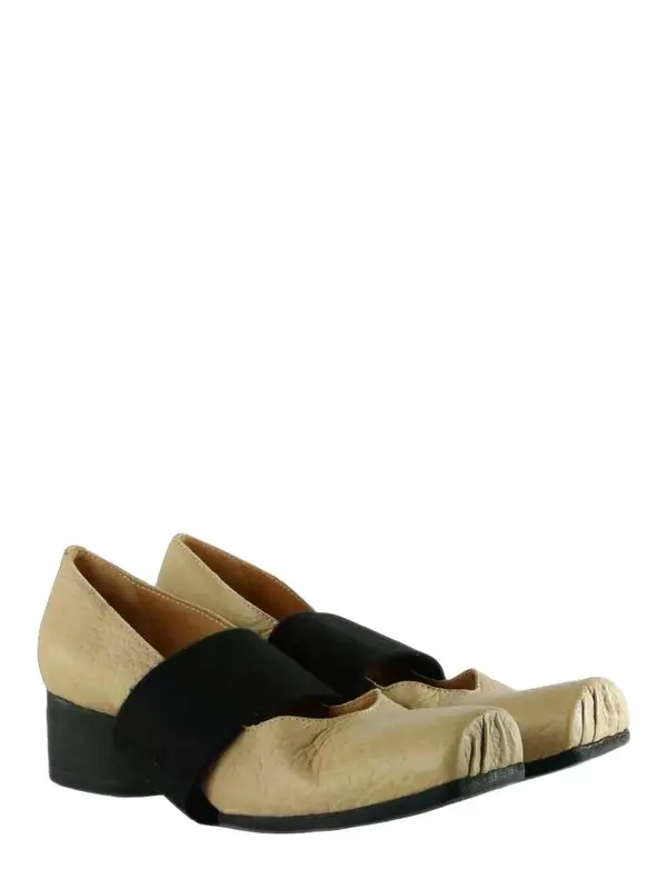 UMA WANG Elasticated Square-toe Pumps - Neutrals