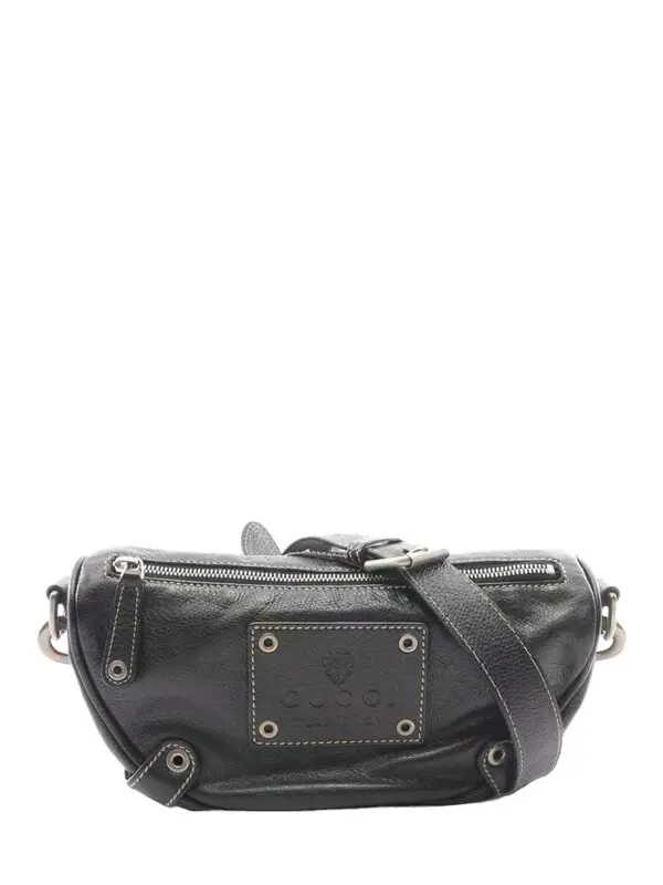 Gucci Crest Shoulder Bag - Black
