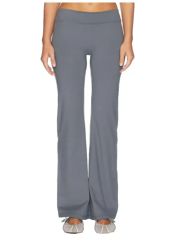 WELLBEING + BEINGWELL Flowwell Niko Pant In . Also - Grey
