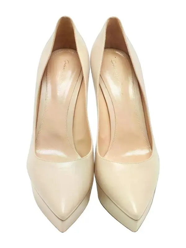 GIANVITO ROSSI Pointed-toe Platform Pumps - Neutrals