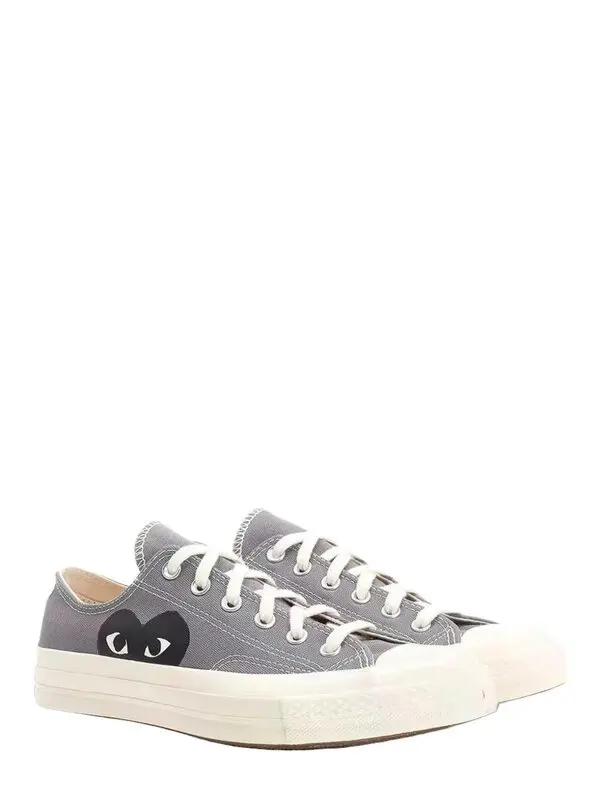 CONVERSE X COMME DES GARONS PLAY Heart Print Low Top Sneakers - Grey
