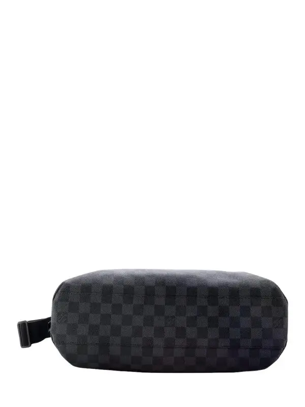 LOUIS VUITTON Damier Graphite Mm Messenger Bag - Black