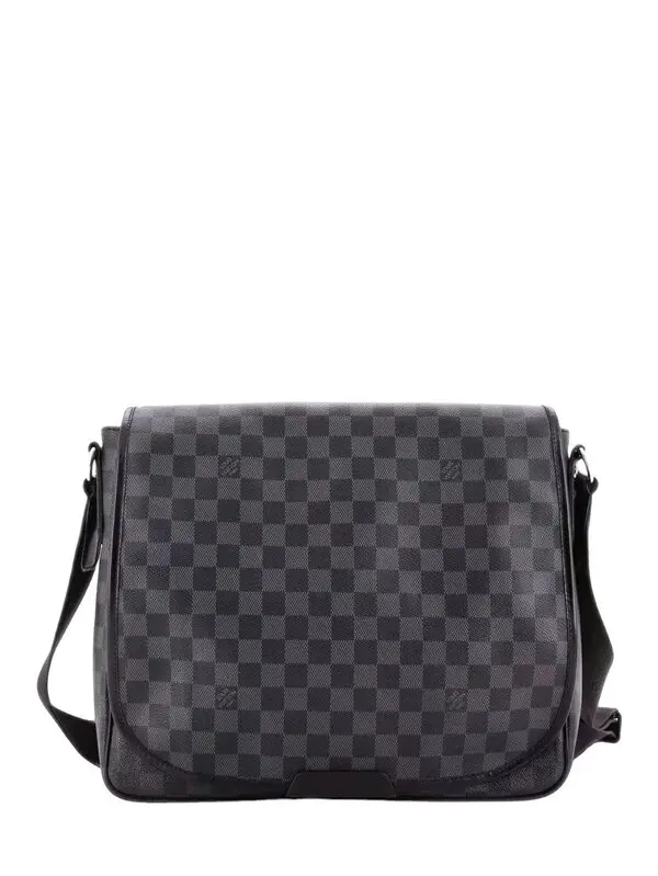LOUIS VUITTON Damier Graphite Mm Messenger Bag - Black