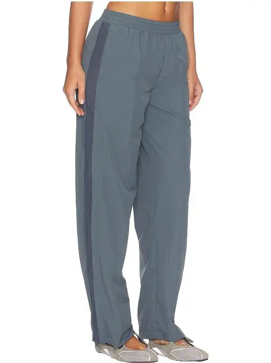WELLBEING + BEINGWELL Jillian Pant In . Also - Grey
